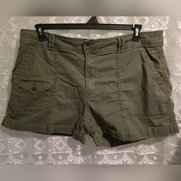 Time and Tru | Shorts | Time Tru Womens 8 Army Olive Green Cargo Short ...